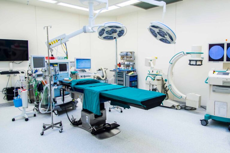 Het personeelstekort in de zorg: oorzaken en oplossingen - DutchHealthHub